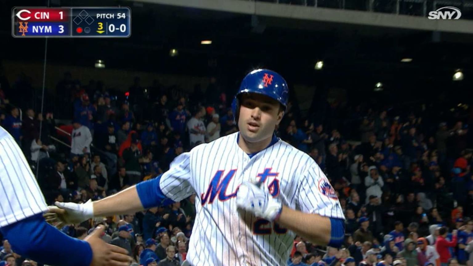 Walker conecta JR | 04/27/2016 | MLB.com