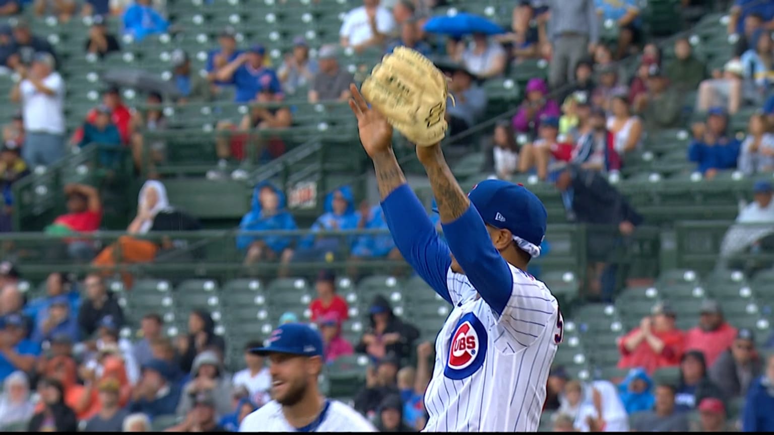 Nico Hoerner makes a leaping catch at shortstop | 08/20/2022 | MLB.com