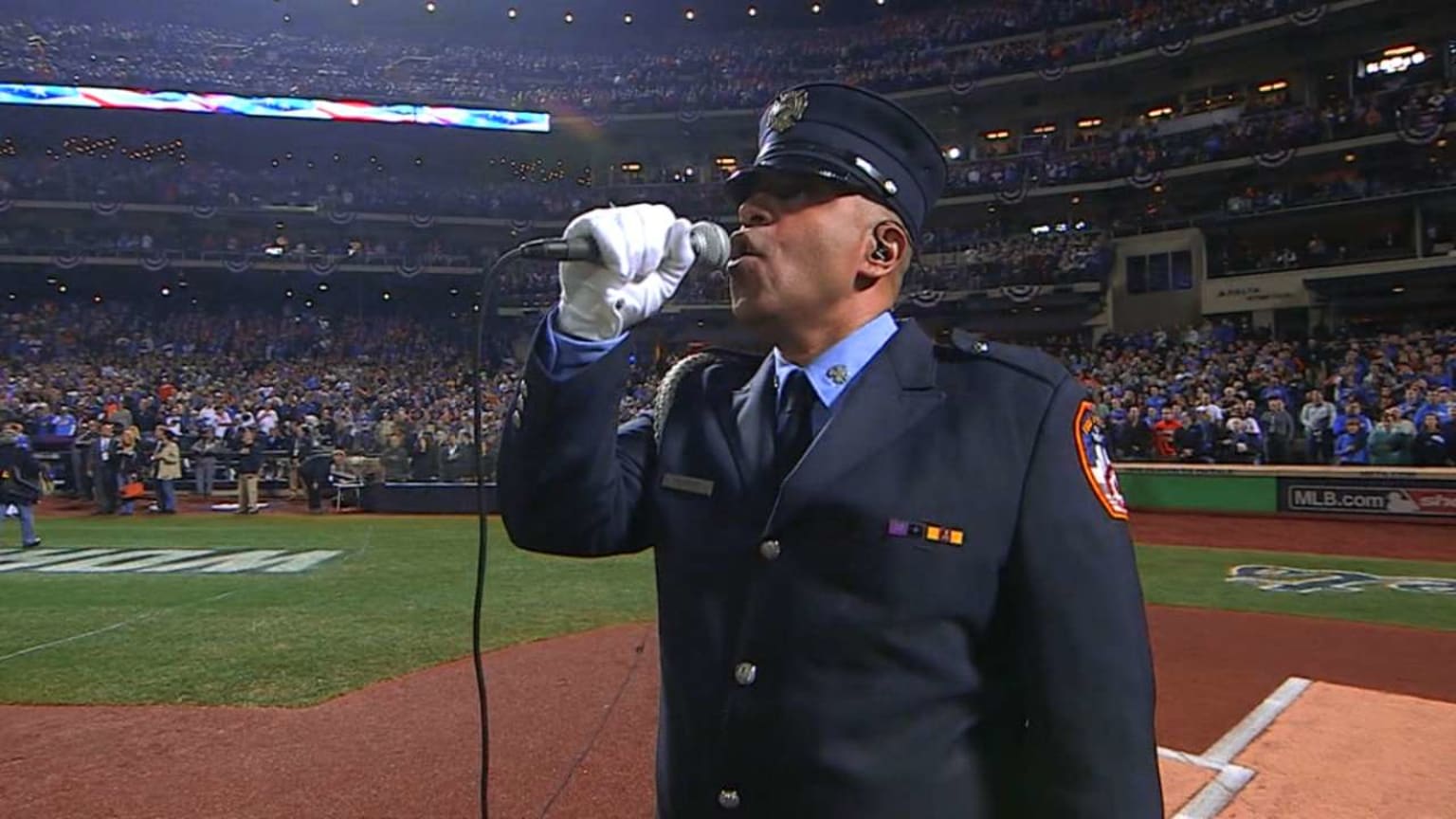 WS2015 Gm5: FDNY firefighter Pizarro sings anthem | 11/01/2015 | New ...