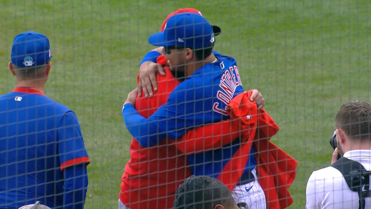 Joe Maddon hugs Willson Contreras in Cubs reunion | 03/02/2020 ...