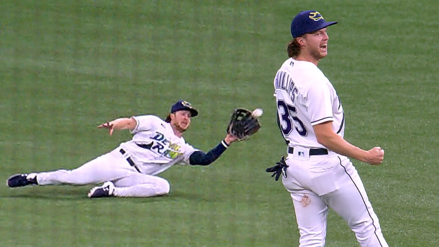 Brett Phillips makes a sliding catch in center field | 08/21/2021 ...