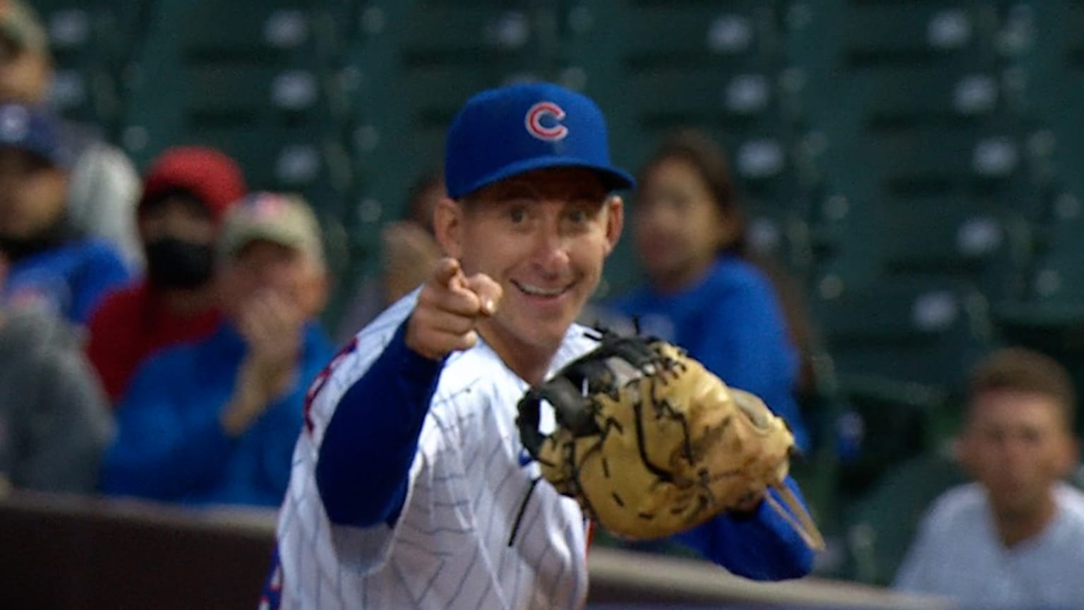 Frank Schwindel lays out for nice catch at first base | 09/22/2021 ...