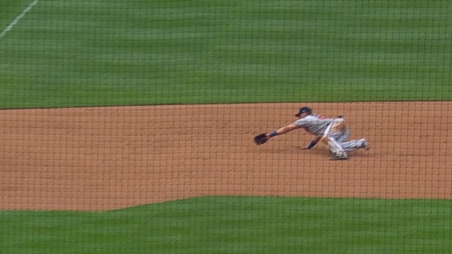 Riley dives to his right to make a nice catch | 07/07/2021 | MLB.com