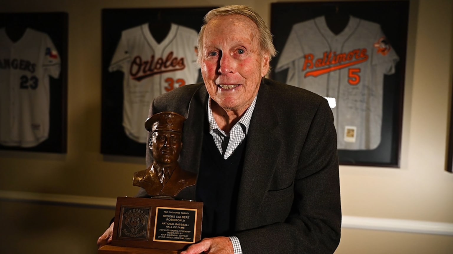Brooks Robinson Receives Bob Feller Award | 11/20/2020 | MLB.com
