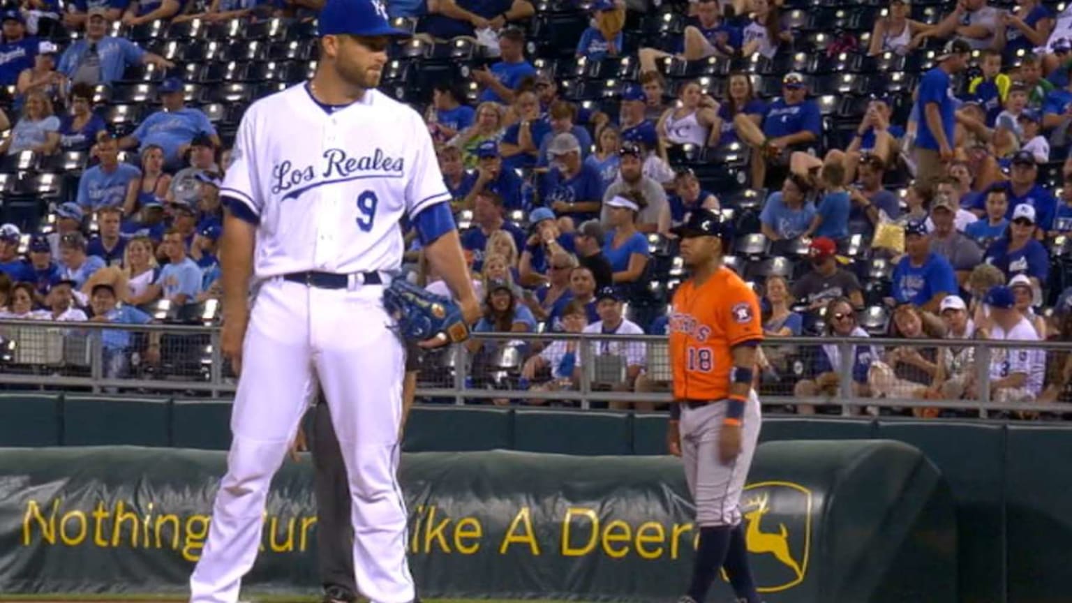 Catcher Butera pitches in 9th | 06/25/2016 | Kansas City Royals