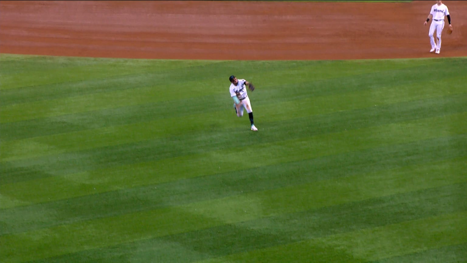 Miguel Rojas makes a nice running catch in left field | 07/17/2022 ...