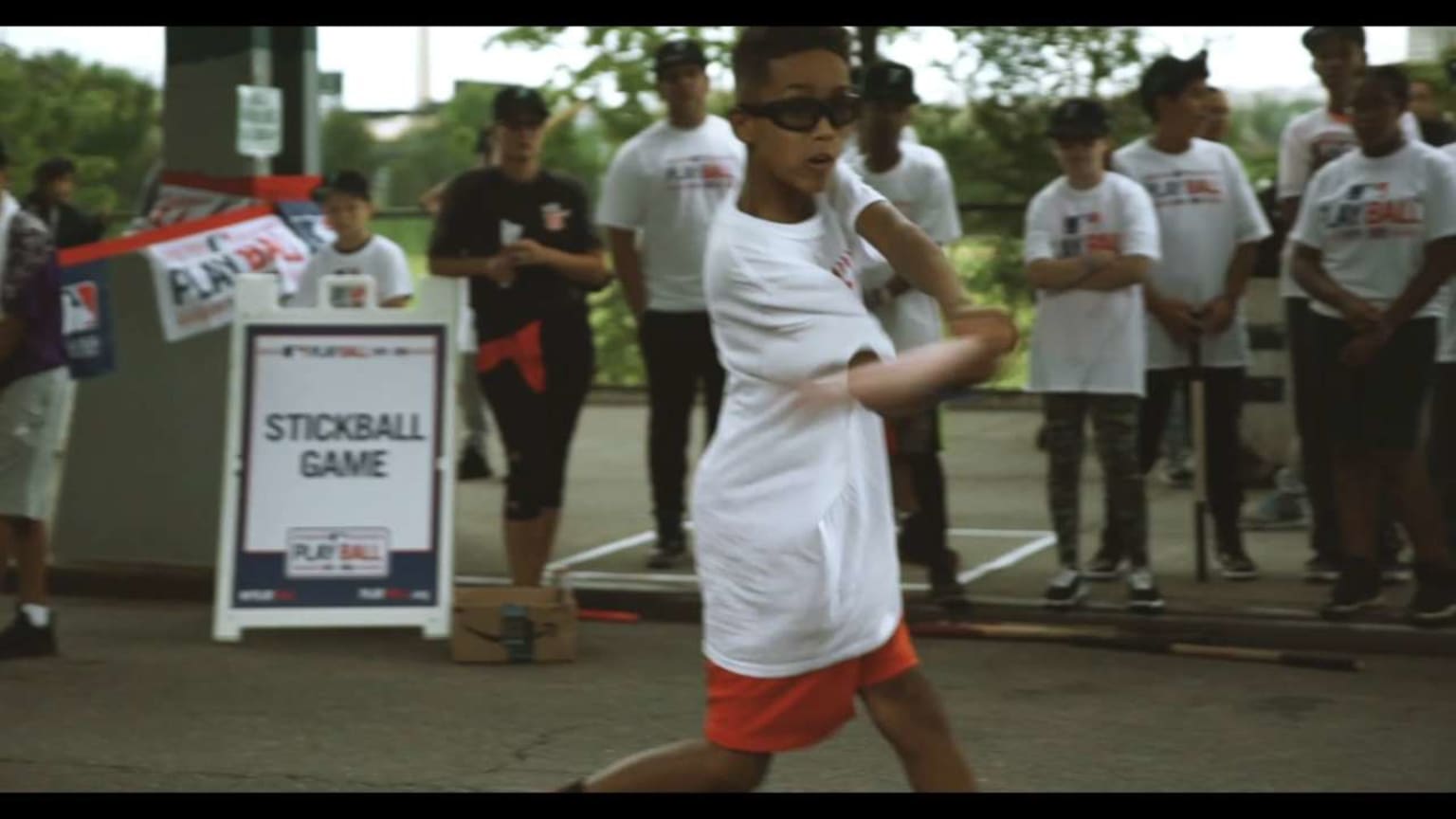El juego de Stickball representa a latinoamerica | 10/04/2018 | MLB.com