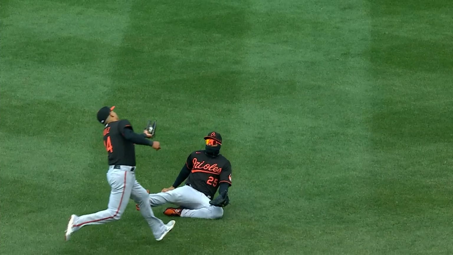 Rio Ruiz hustles all the way to right for great grab | 04/02/2021 ...