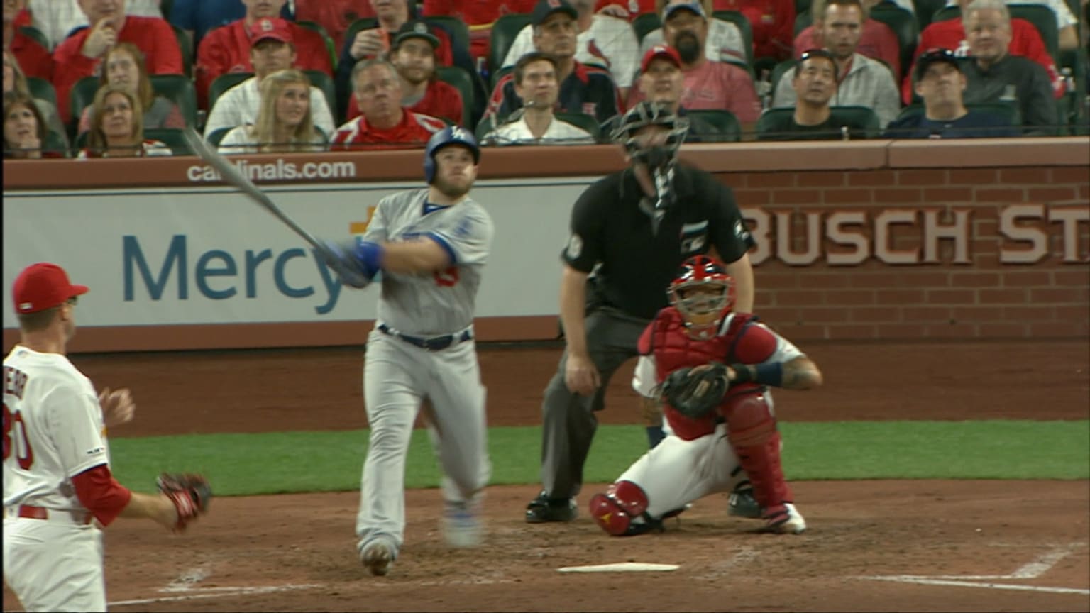LAD@STL: Muncy rocks an opposite-field home run | 04/10/2019 | Los ...