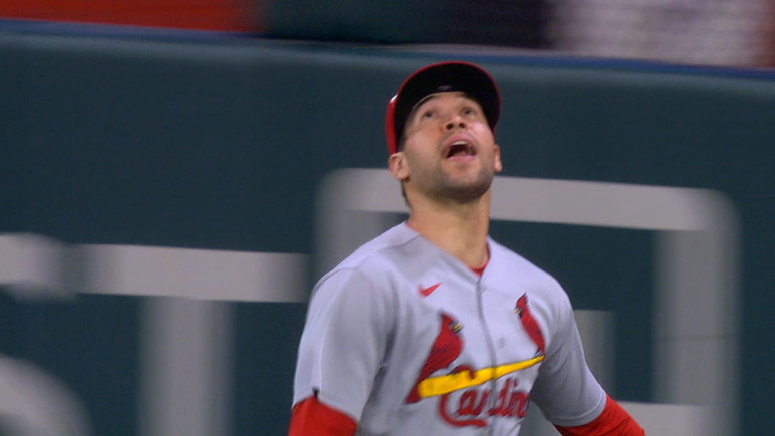 Dylan Carlson makes a great backhanded grab in 7th | 07/04/2022 | St ...