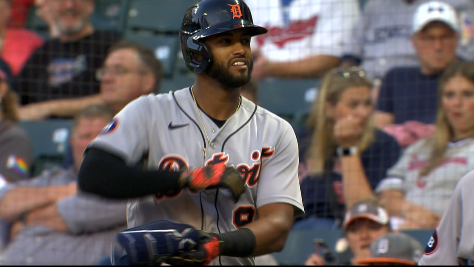 Willi Castro hits an RBI groundout, ties game at 3 | 08/15/2022 | MLB.com