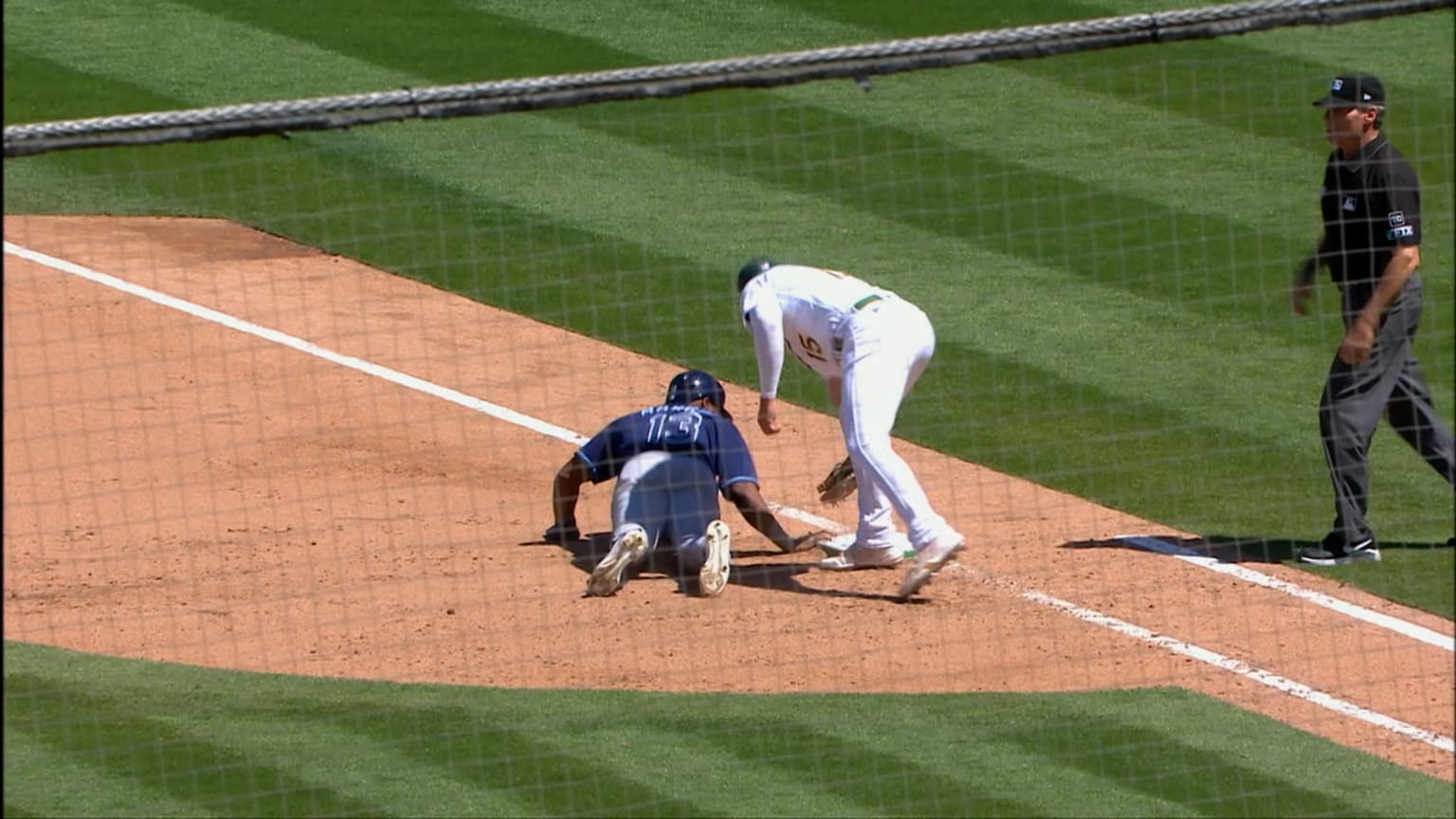 Brandon Lowe scores after Acevedo balks in the 8th | 05/04/2022 | Tampa ...
