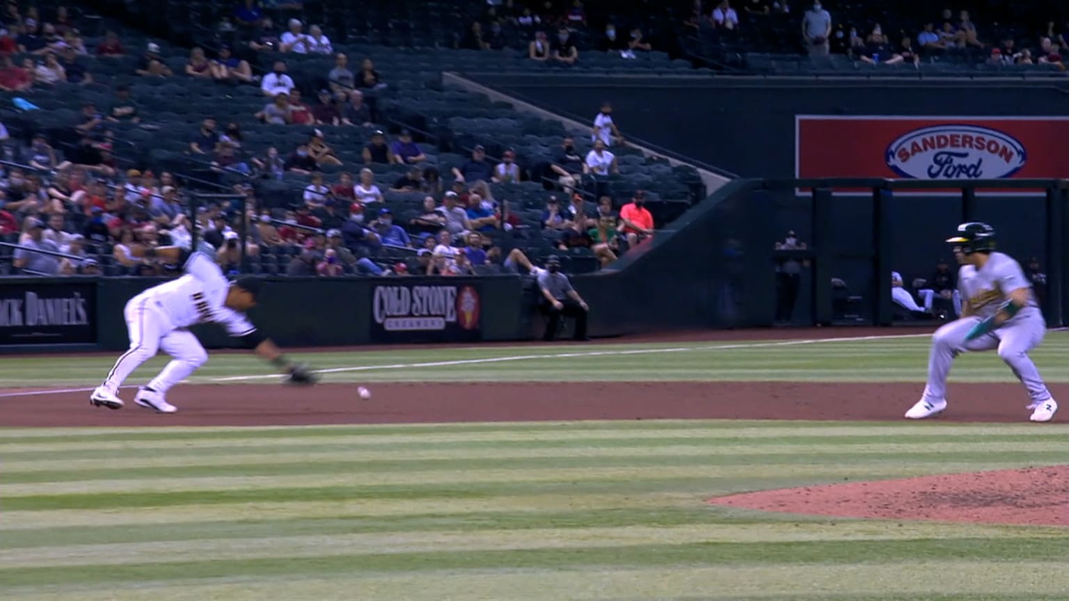 Ramón Laureano scores on stolen base, error | 04/12/2021 | Athletics