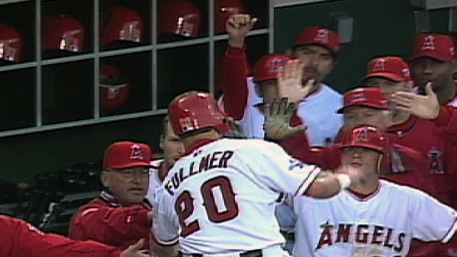 WS Gm2: Angels get fifth run as Fullmer steals home | 10/20/2002 | MLB.com
