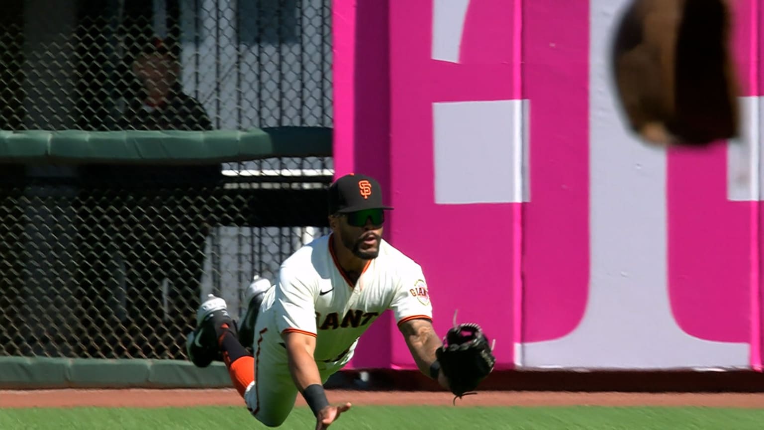 Jaylin Davis makes a diving catch, turns double play | 07/05/2021 ...