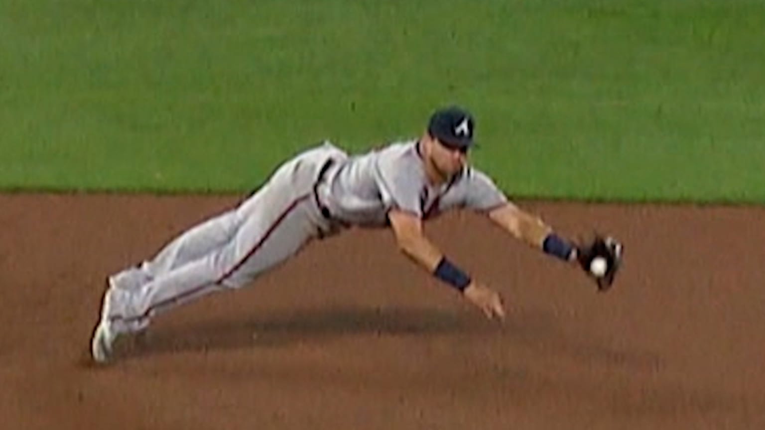 Austin Riley's diving snag | 08/20/2021 | Atlanta Braves