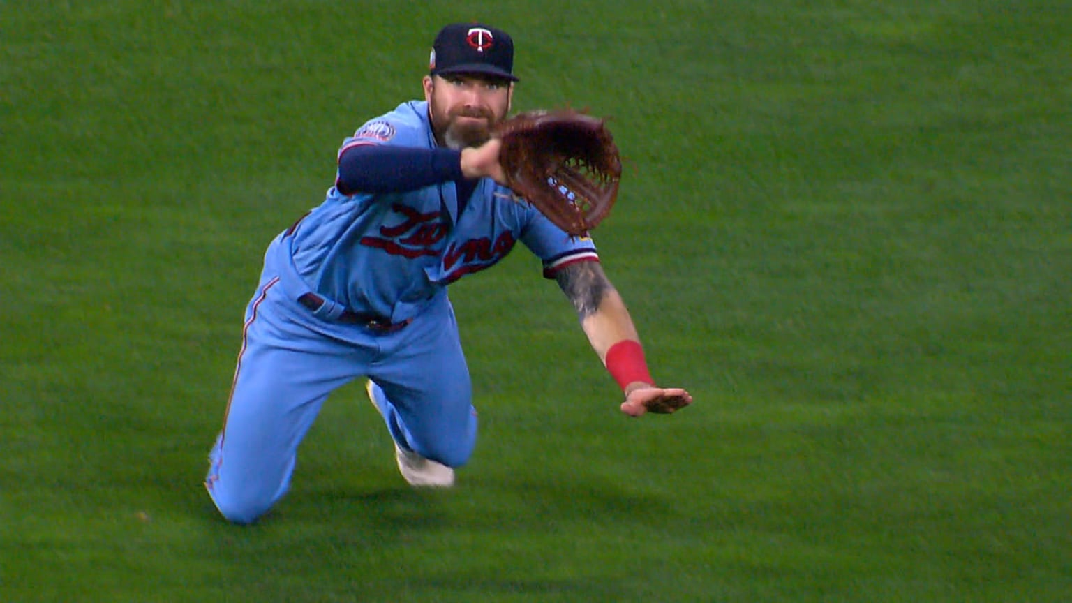 Jake Cave makes diving catch in the 6th inning | 09/23/2020 | Minnesota ...