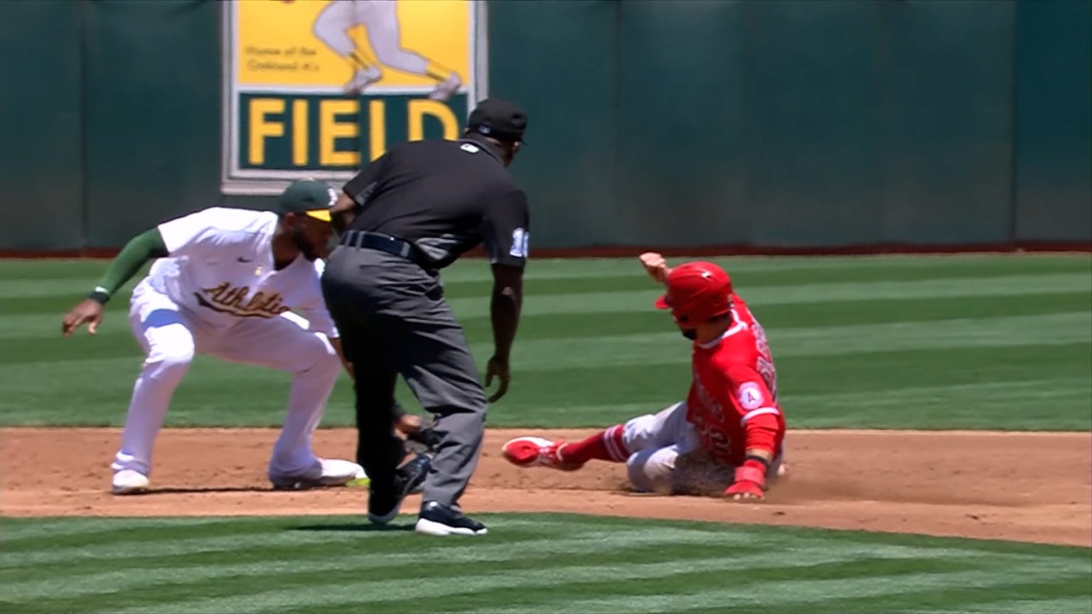David Fletcher safe after overturned call in the 3rd | 07/20/2021 ...