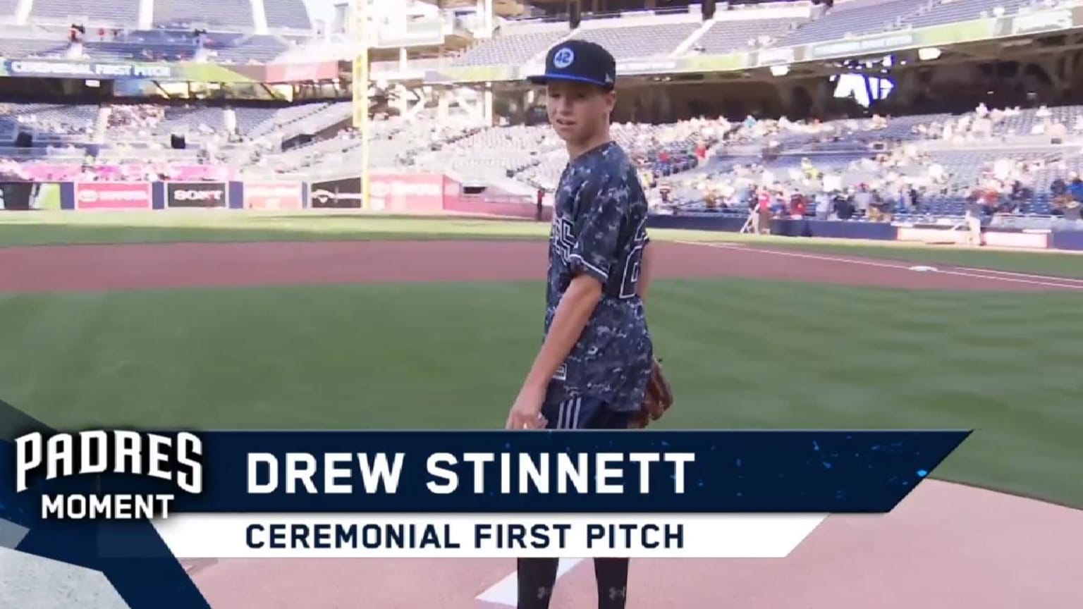 4/20/17: Ceremonial First Pitch: Drew Stinnett | 04/20/2017 | New York Yankees