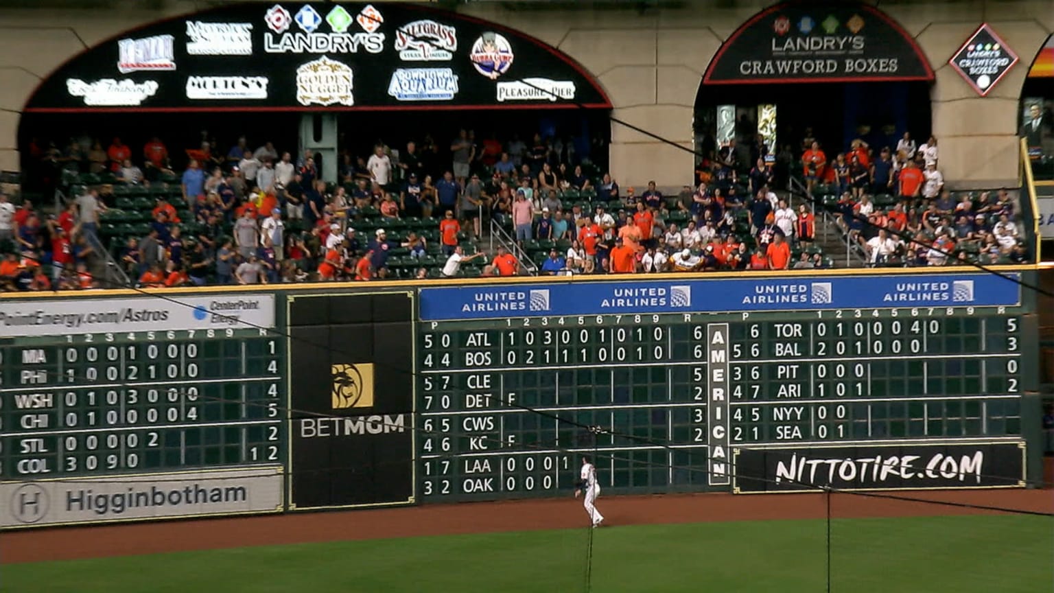 Bubba Thompson hits a double after review in the 9th | 08/09/2022 | MLB.com
