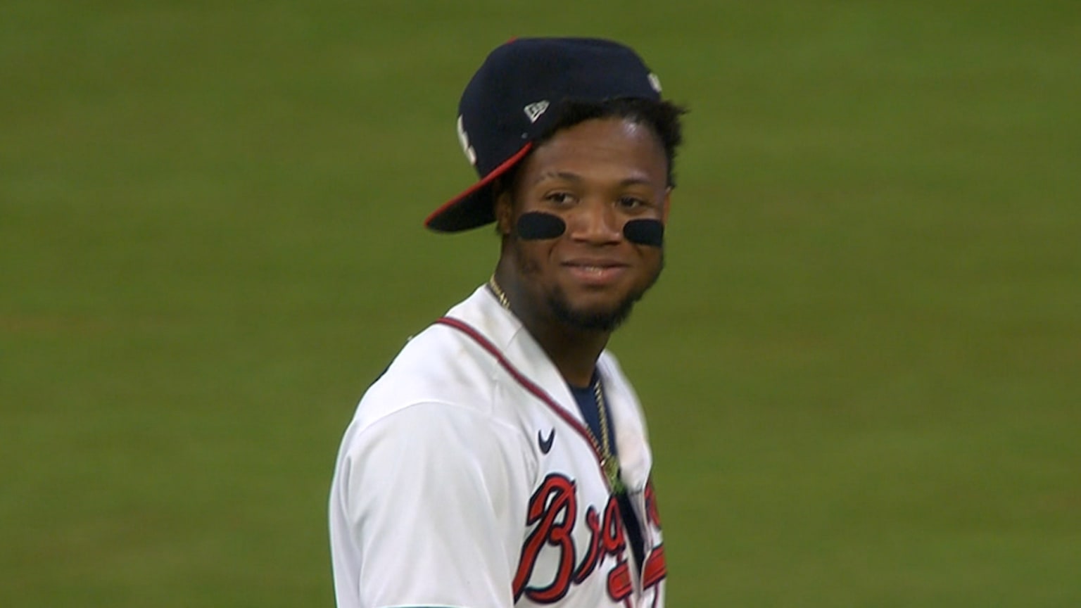Acuña Jr. mistakenly throws live ball into stands | 08/15/2022 ...