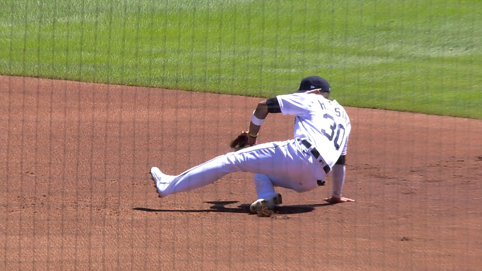 Harold Castro makes a nice backhanded sliding stop | 08/15/2021 | MLB.com