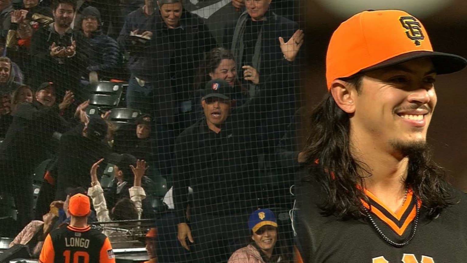 Pudge drops foul ball | 08/24/2018 | San Francisco Giants