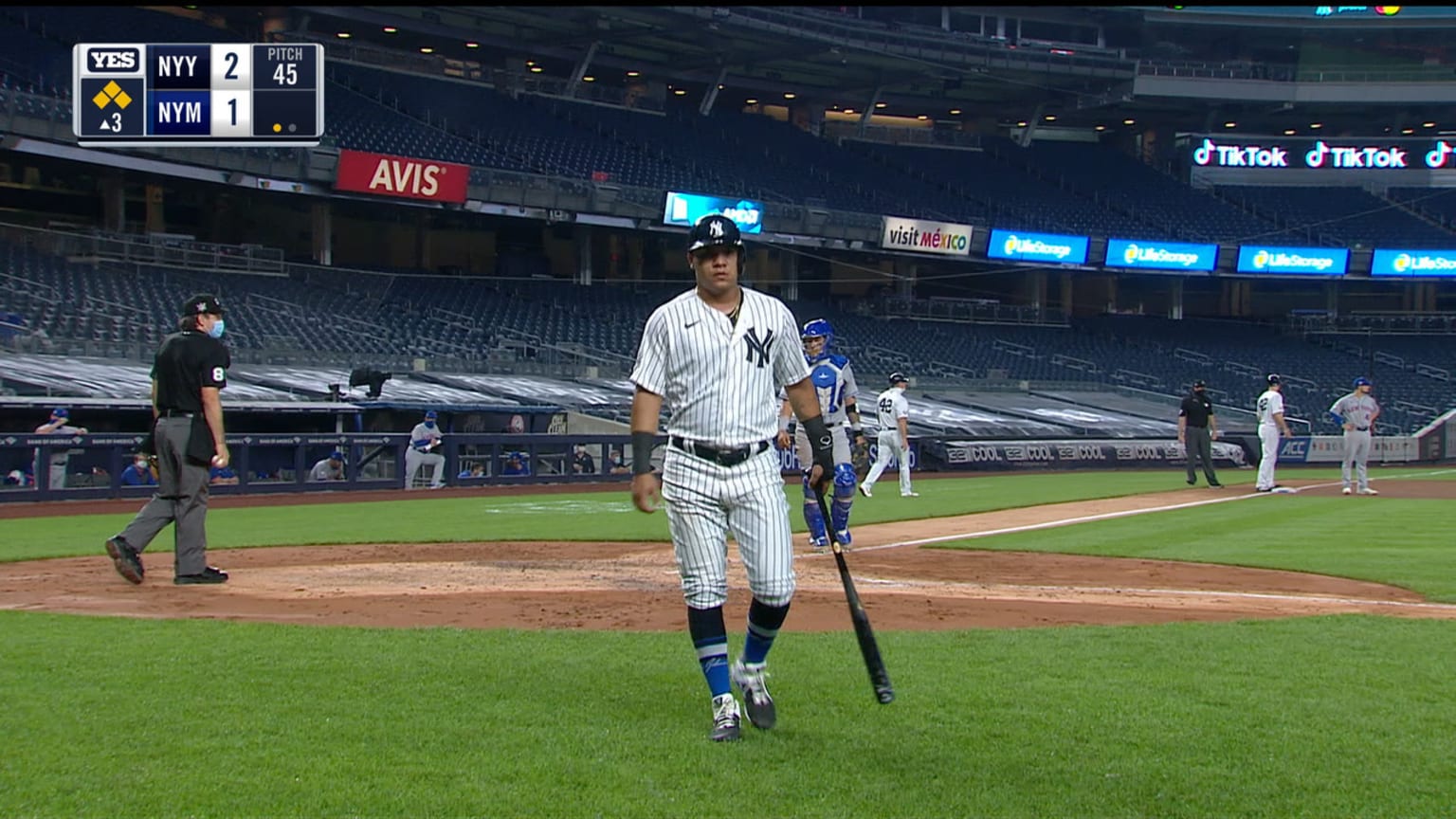 Aaron Hicks hits an RBI single to right field | 08/28/2020 | New York ...