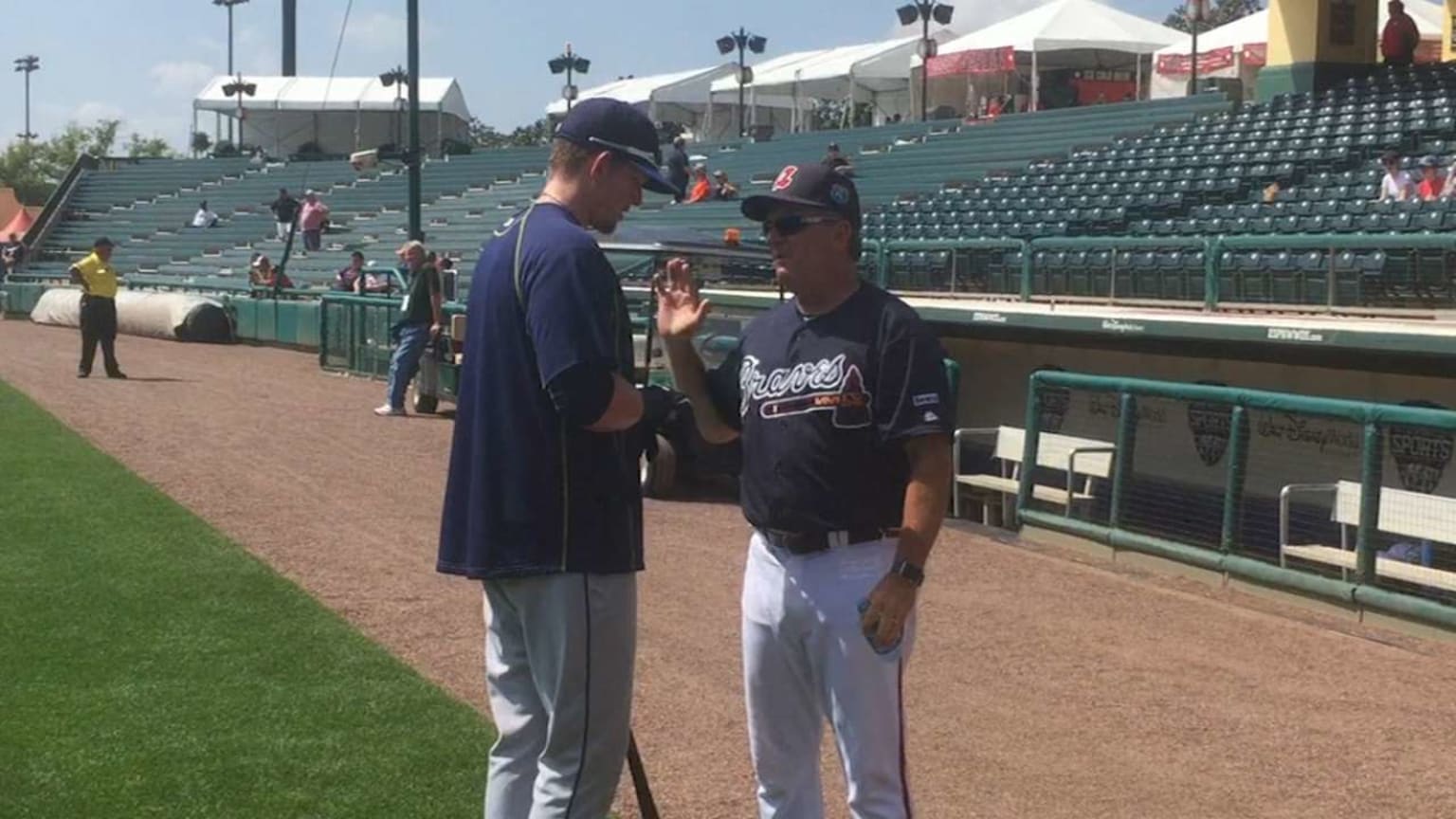 Cameron Seitzer goes up against his dad Kevin | 04/01/2016 | Cleveland ...