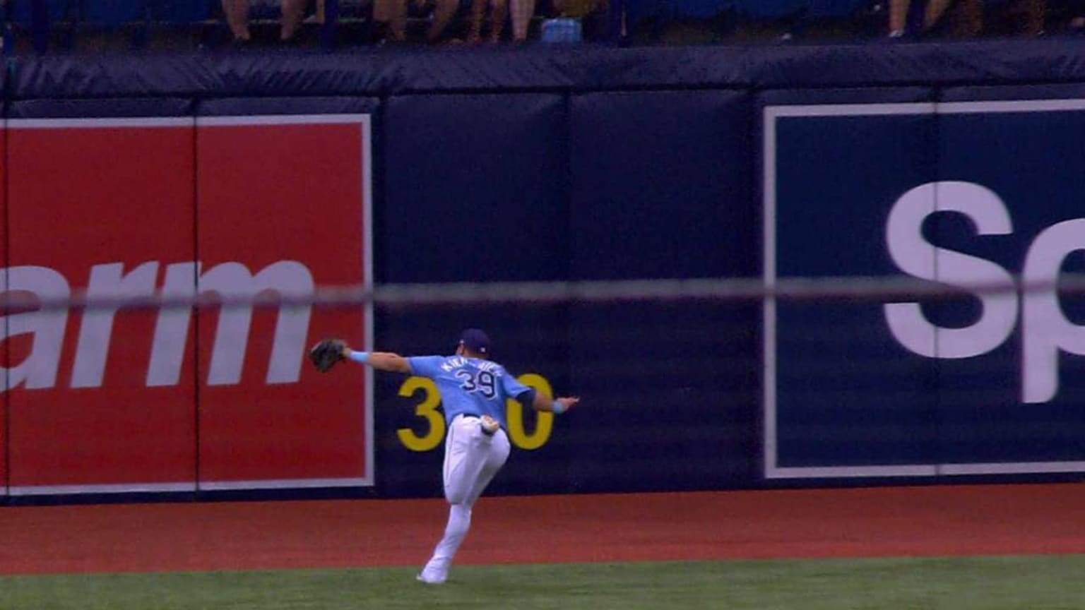 Kiermaier's running catch | 08/05/2018 | Tampa Bay Rays
