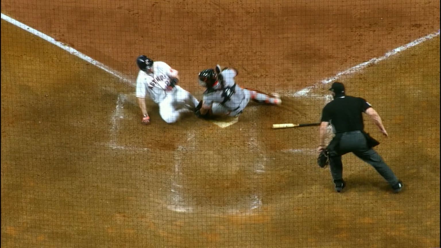 Brandon Belt throws out Reddick at home plate | 08/10/2020 | San ...