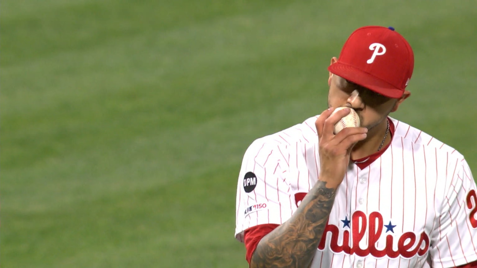 ARI@PHI: Velasquez takes a bite out of a baseball | 06/12/2019 ...