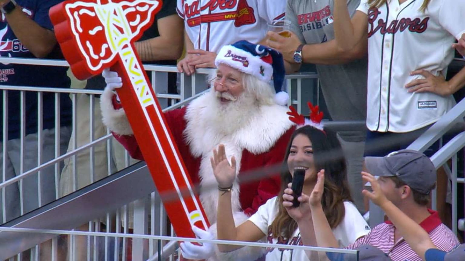 ARI@ATL: Santa brings Christmas cheer to Atlanta | 07/15/2017 | Atlanta ...