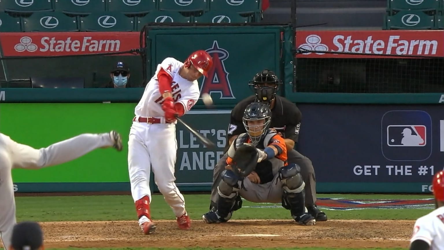 Jason Castro plates game-tying run on double in 9th | 08/01/2020 | Los ...