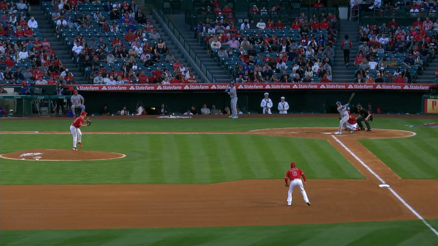 Mitch Garver mashes a solo home run to left field | 05/25/2022 | Texas ...