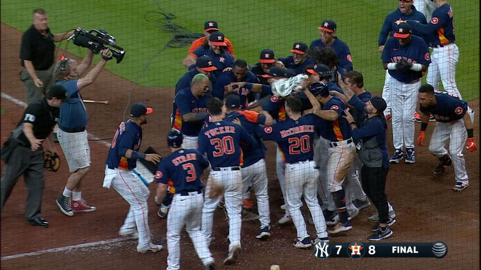 Astros score six runs in the 9th for the comeback win | 07/11/2021 ...