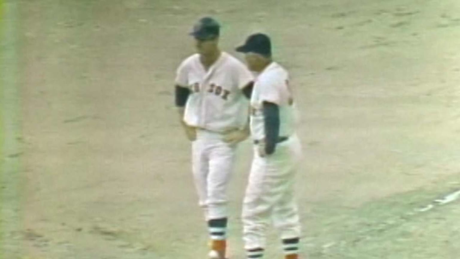 MIN@BOS: Yaz's two-run single in 6th ties game | 10/01/1967 | MLB.com