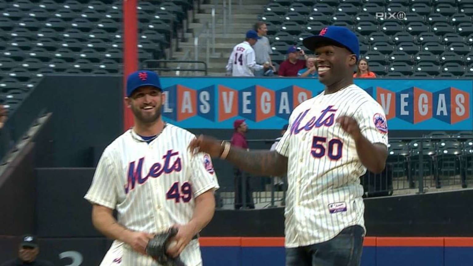 PIT@NYM: 50 Cent goes wide left with first pitch | 05/27/2014 | MLB.com