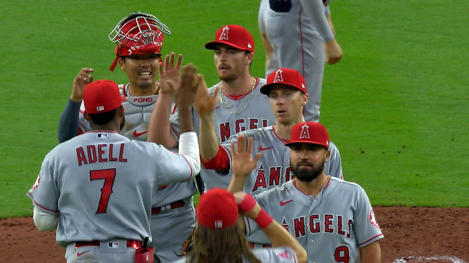 Andrew Wantz closes out a 7-2 Angels win | 04/19/2022 | Los Angeles Angels
