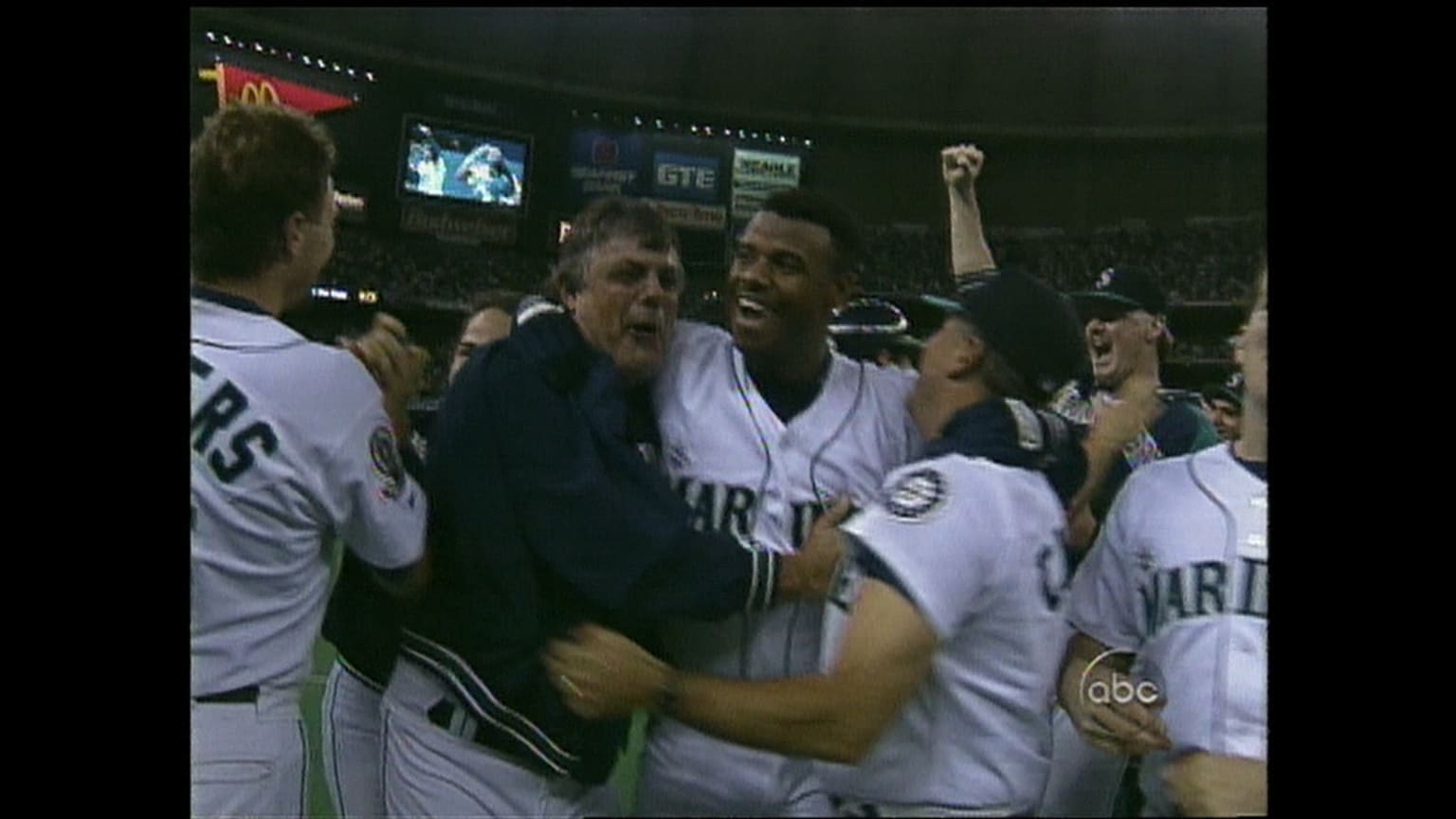Edgar Martinez's hit in 11th sends Mariners to ALCS | 10/08/1995 | MLB.com