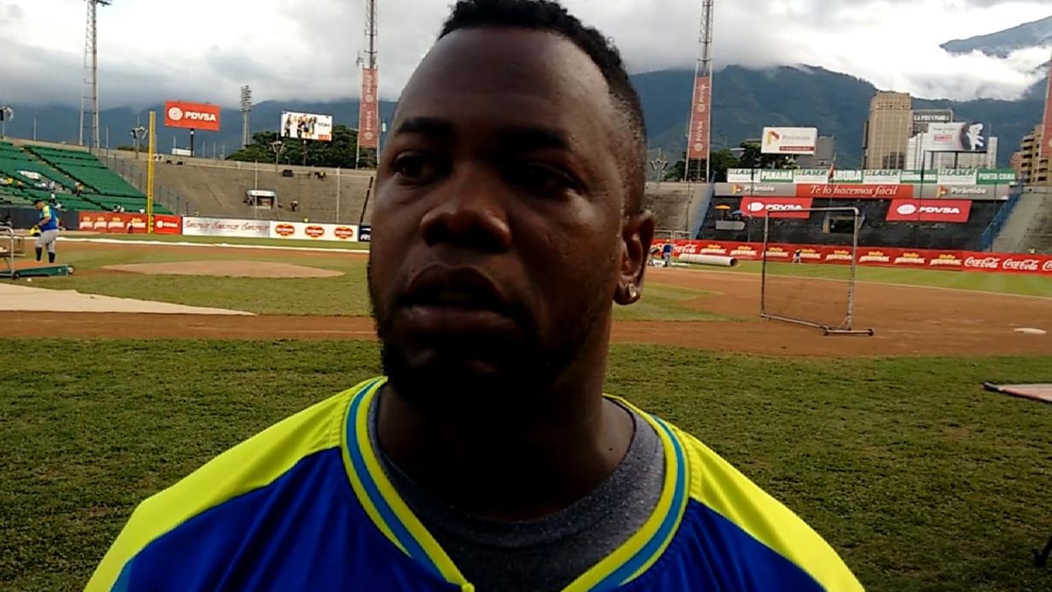 Adonis se mantiene en forma jugando en LVBP | 12/14/2017 | MLB.com