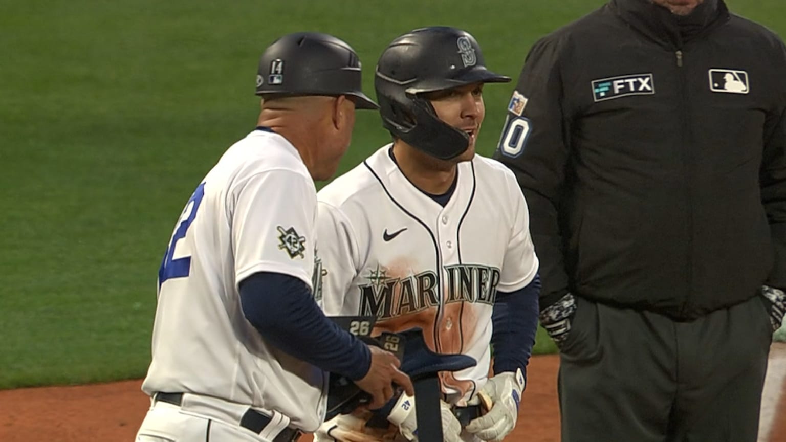 Adam Frazier lines a two-run triple to right-center | 04/15/2022 ...