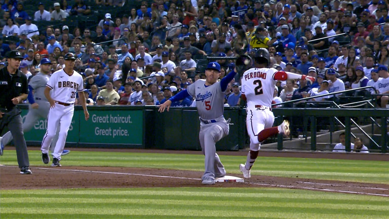 Justin Turner throws out Geraldo Perdomo after review | 04/25/2022 ...