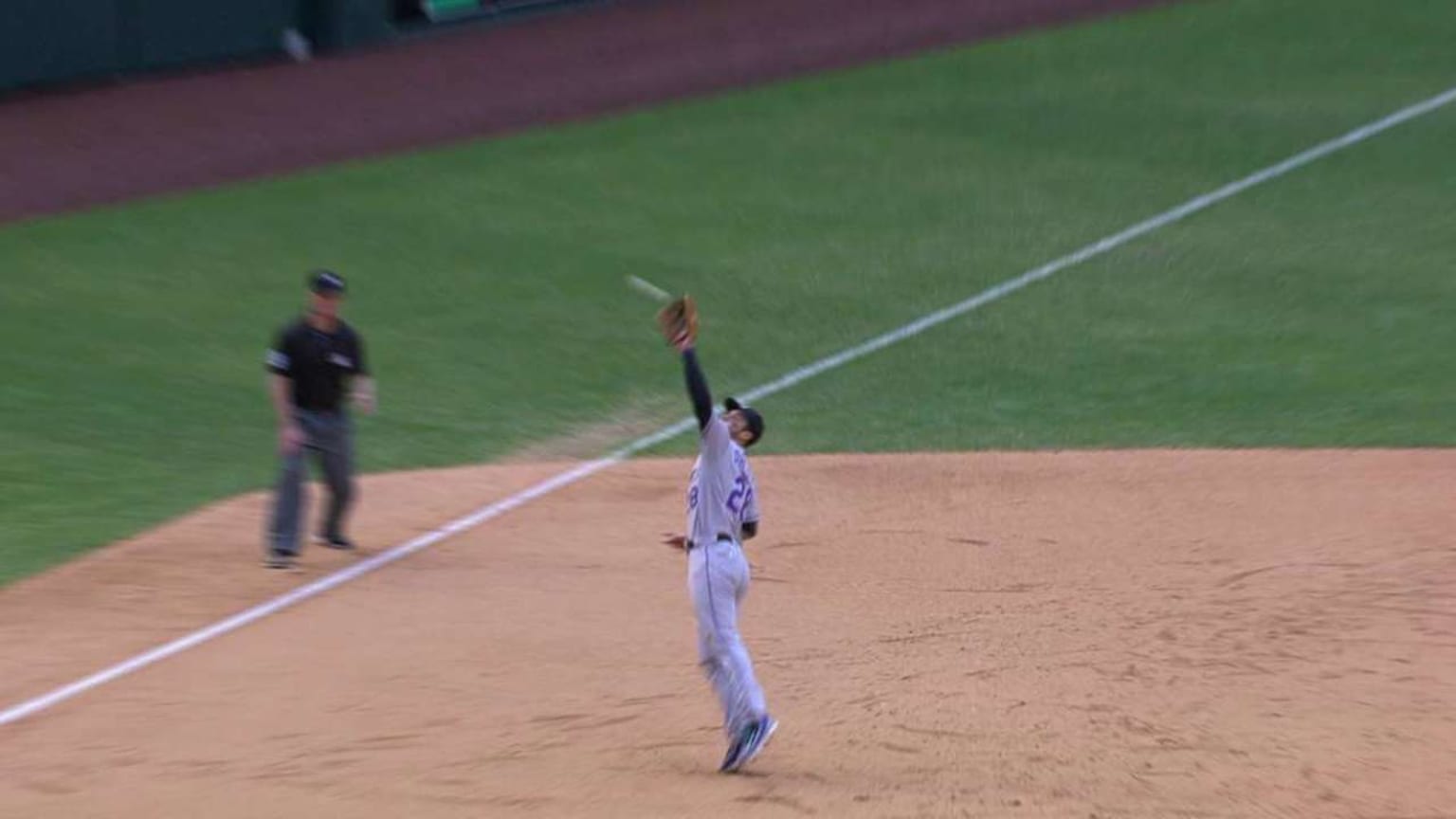 COL@ARI: Arenado makes leaping grab, running throw | 05/01/2016 | MLB.com
