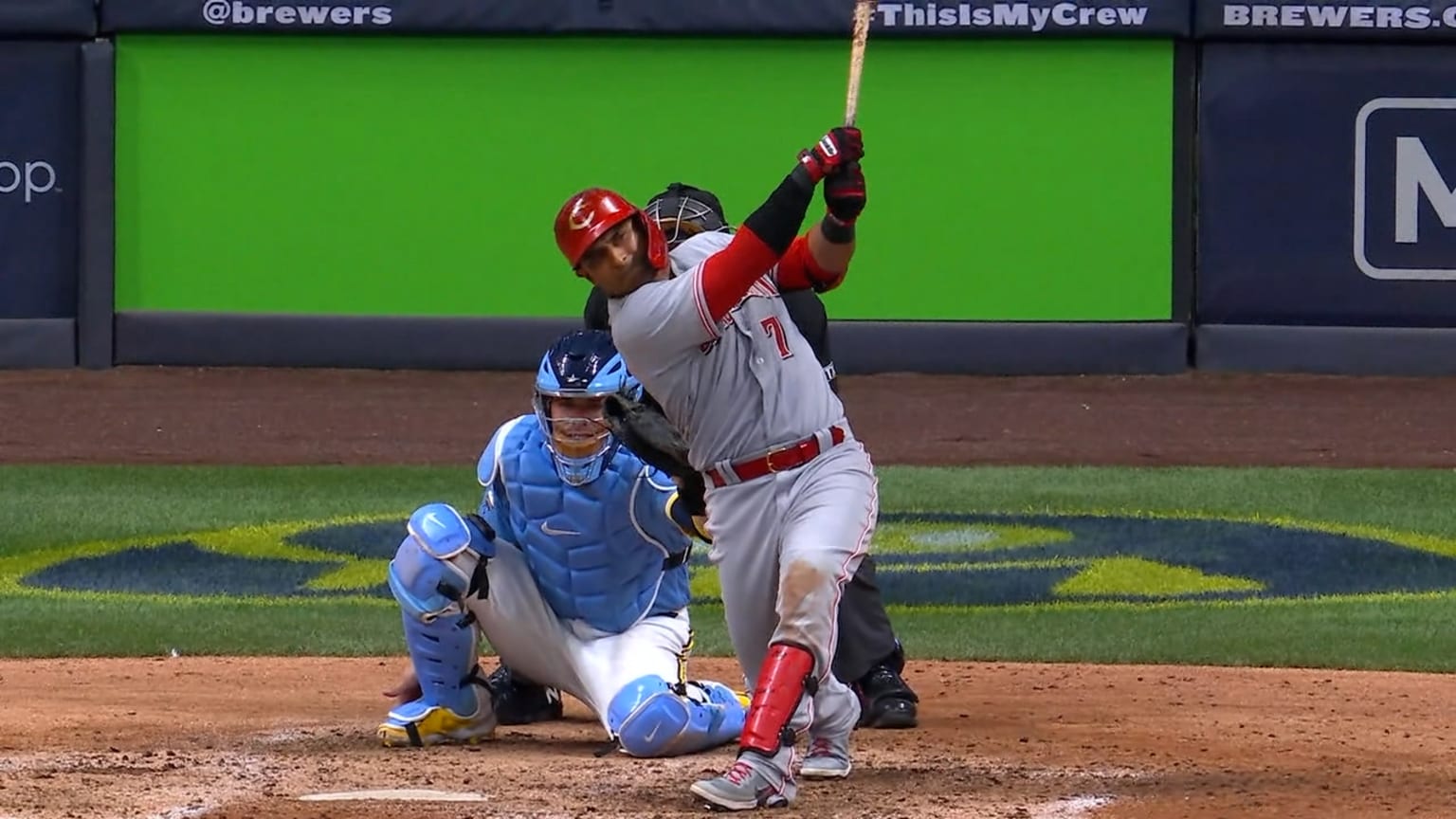 Donovan Solano's solo smash (3) | 08/06/2022 | Cincinnati Reds