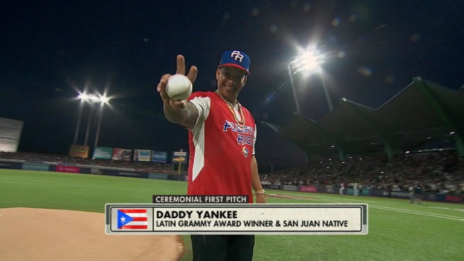CLE@MIN: Daddy Yankee throws the first pitch in PR | 04/18/2018 ...