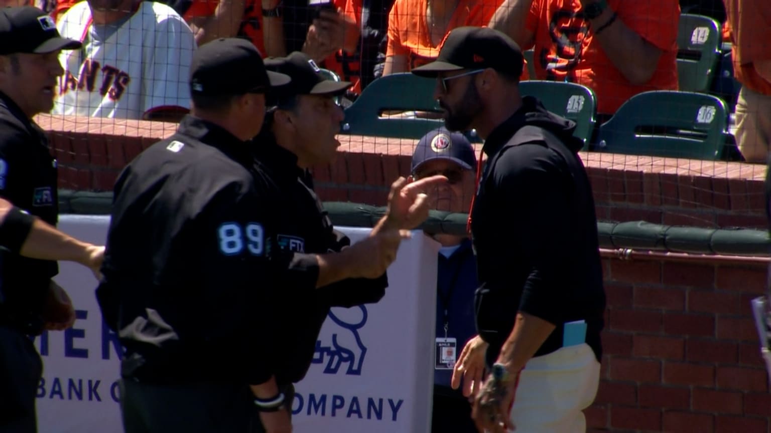 Gabe Kapler gets ejected from the game in the 6th | 08/04/2022 | San ...