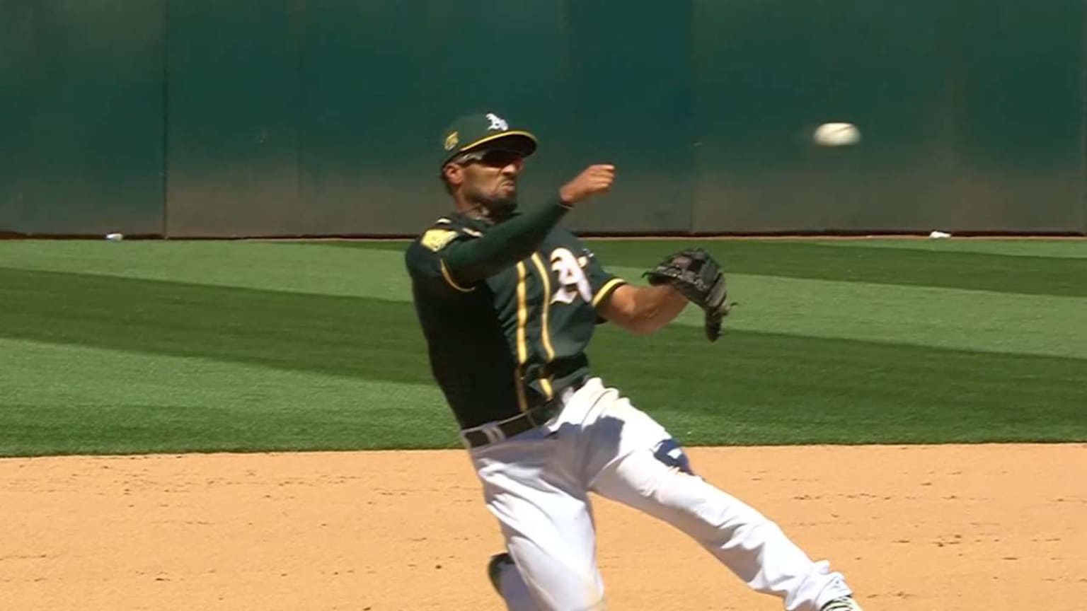 Marcus Semien recognized as a Gold Glove Finalist | 10/26/2018 | Athletics