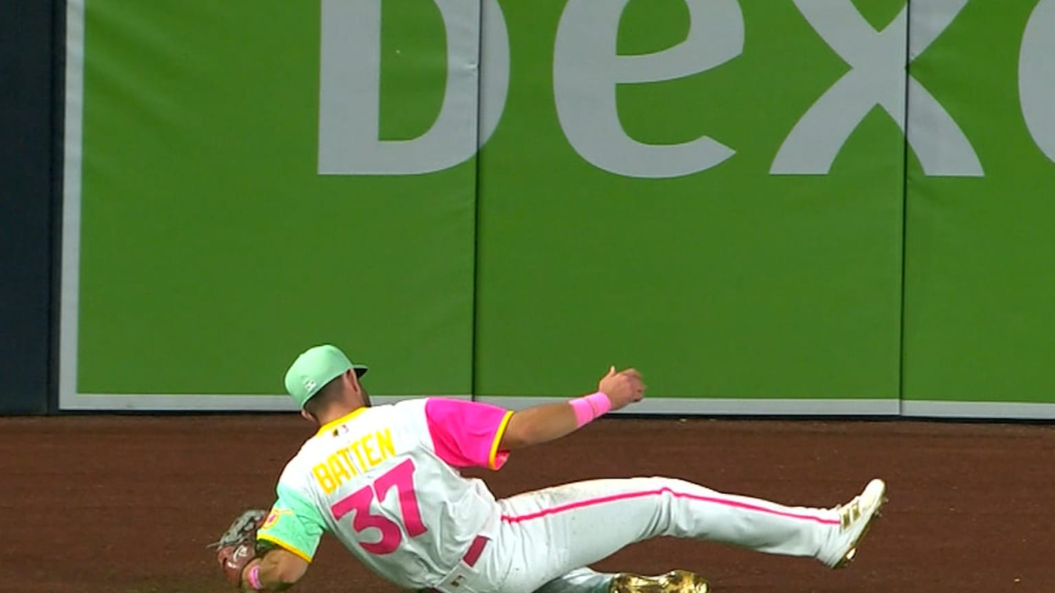 Matthew Batten makes a sliding catch in left-center | 07/08/2022 | MLB.com