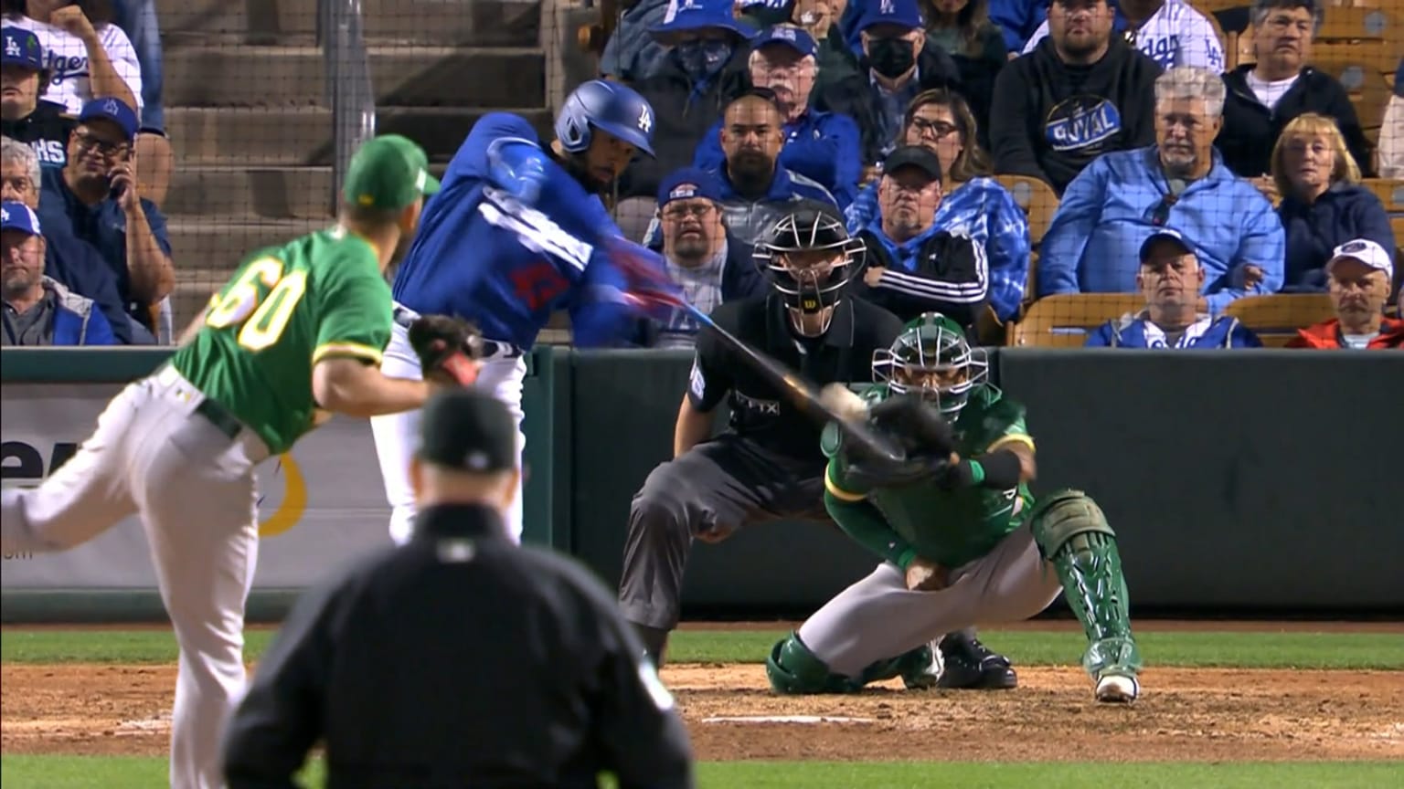 Edwin Ríos crushes a two-run home run to left-center | 03/29/2022 | Los ...